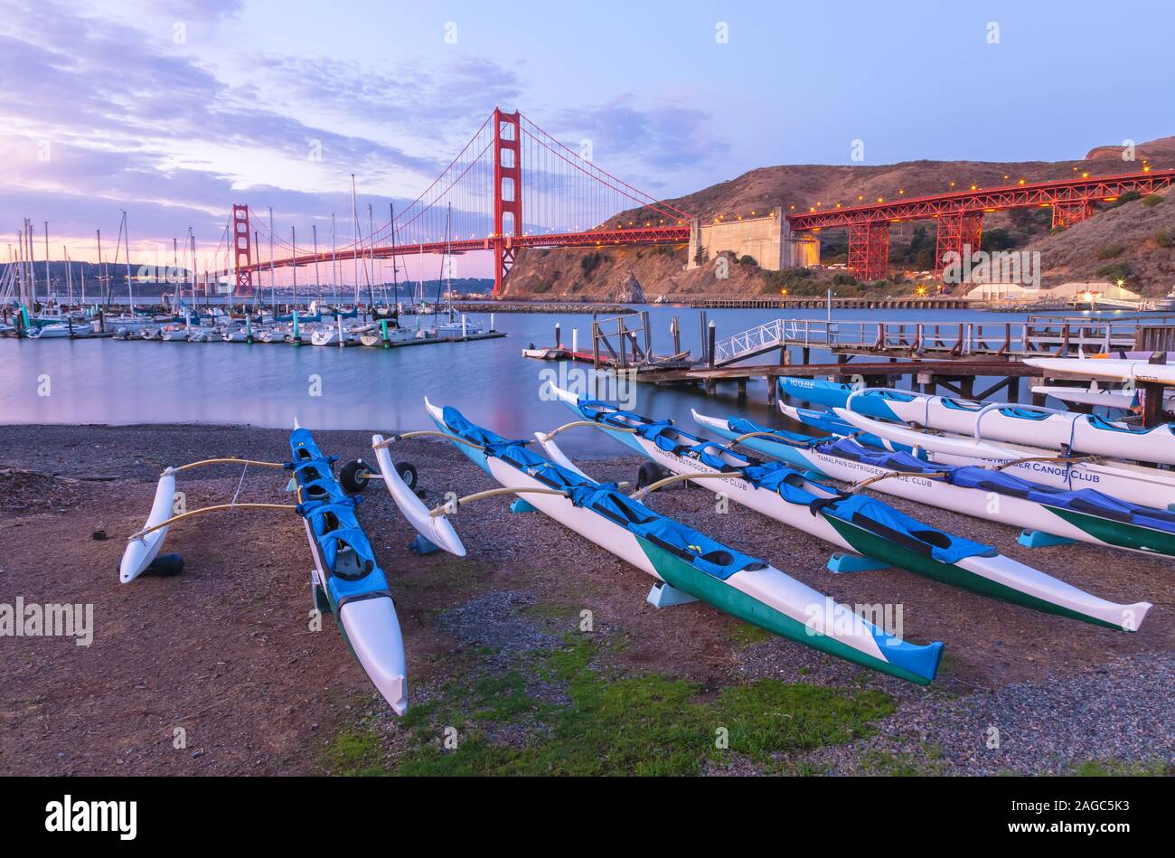 The Golden Gate Bridge at early dawn, seen from Cavallo Point at Fort ...