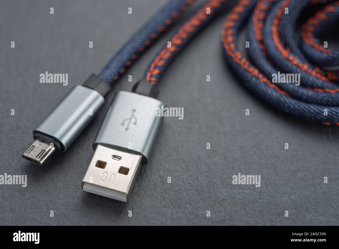 Micro usb cable hi-res stock photography and images - Alamy