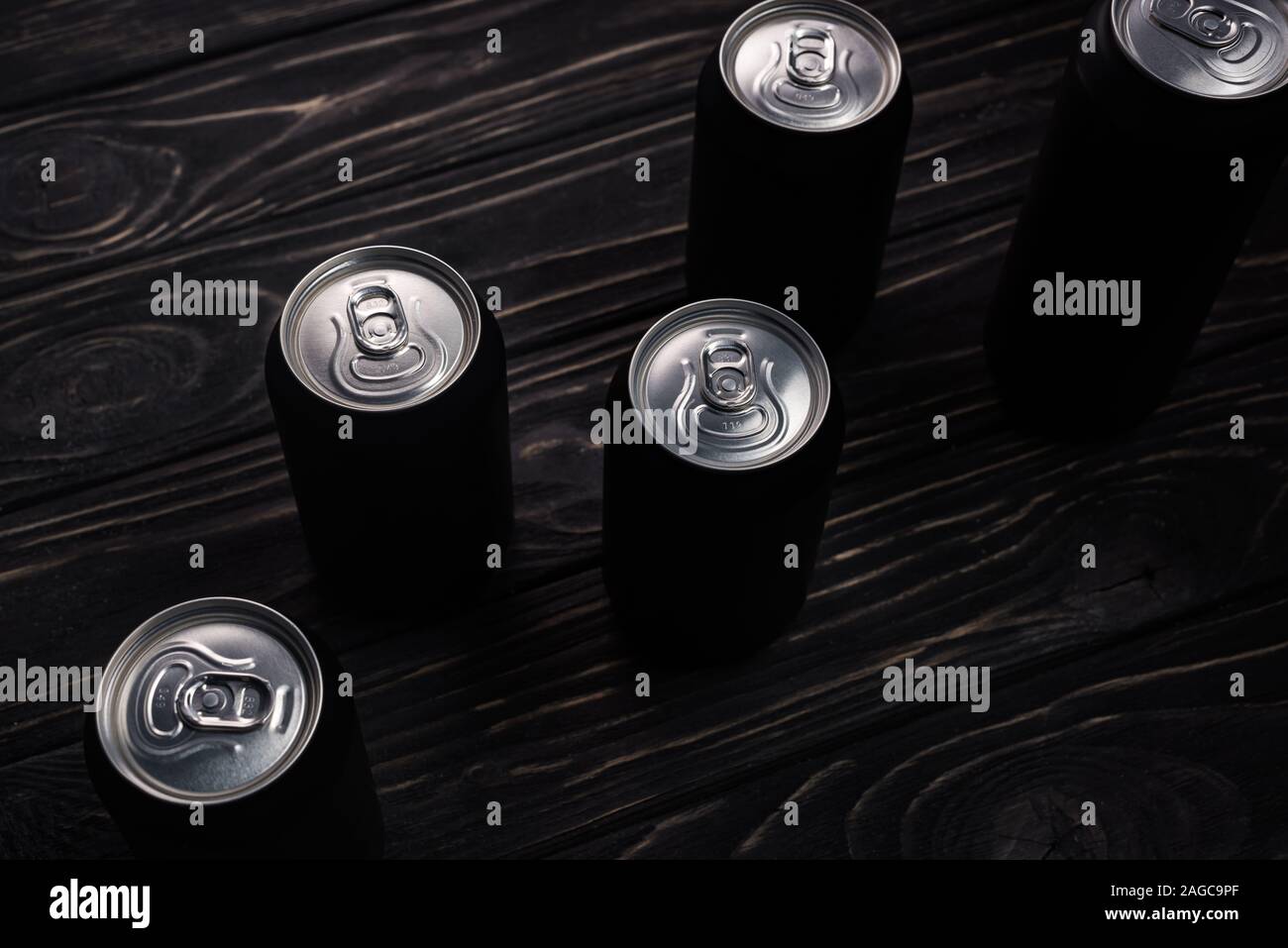 Metallic cans hi-res stock photography and images - Alamy