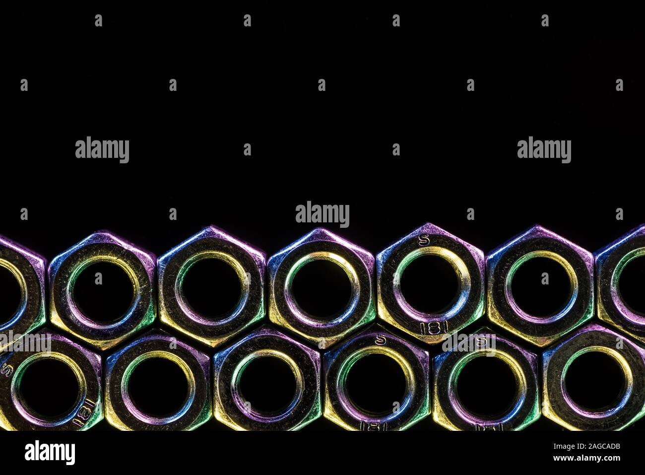 seamless shiny steel screws pattern isolated on black Stock Photo - Alamy