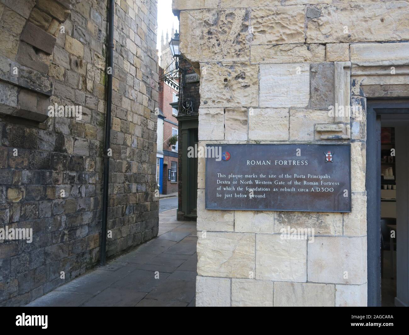 Gateway roman fortress hi-res stock photography and images - Alamy