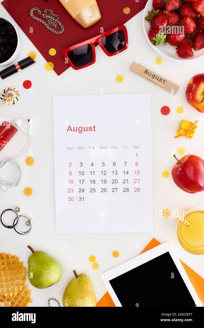 August calendar page hi-res stock photography and images - Alamy