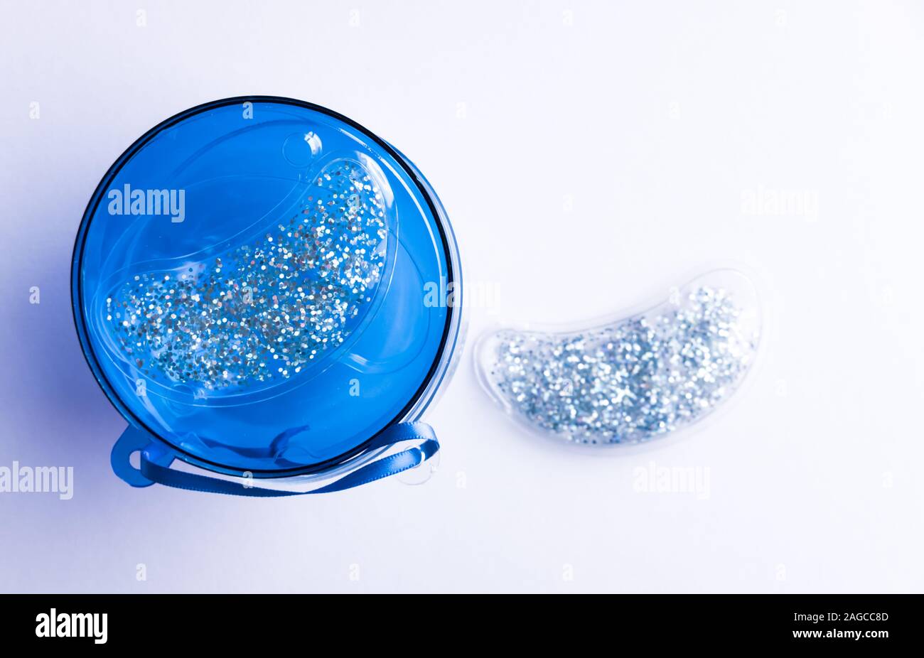 Under eye pads hi-res stock photography and images - Alamy