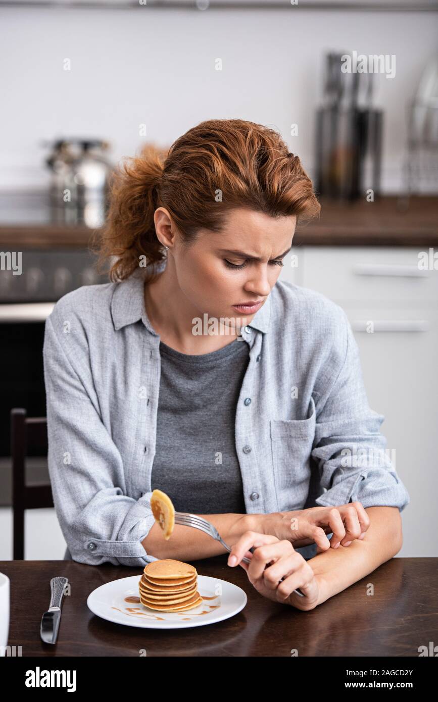 Scratching Hand High Resolution Stock Photography and Images - Alamy