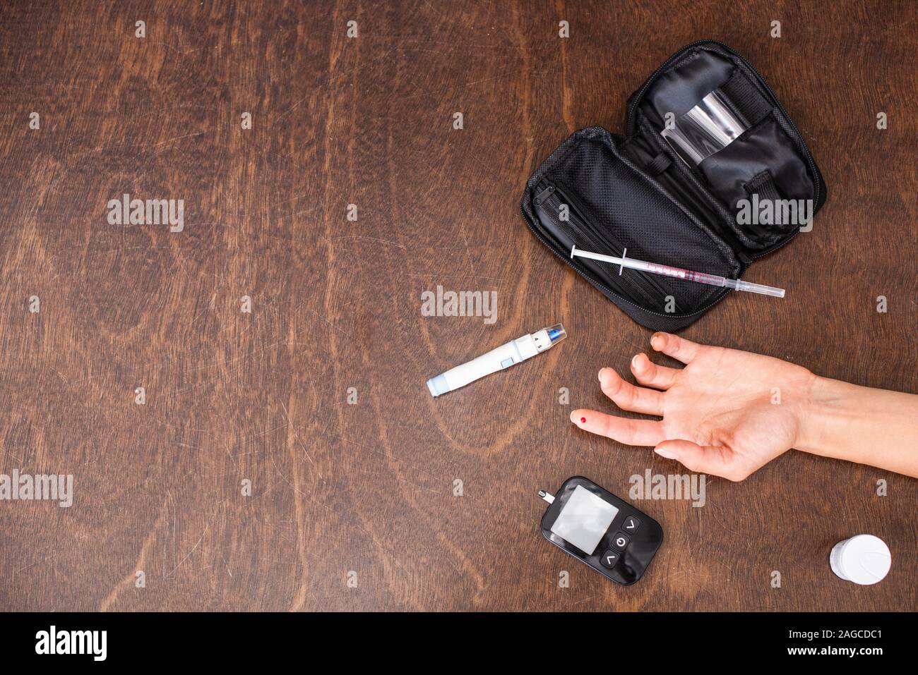 Drop of blood on finger hi-res stock photography and images - Alamy