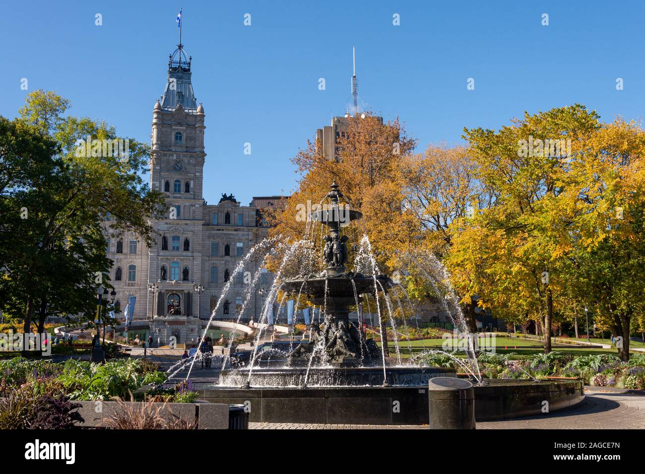 Parliament fountain hi-res stock photography and images - Alamy