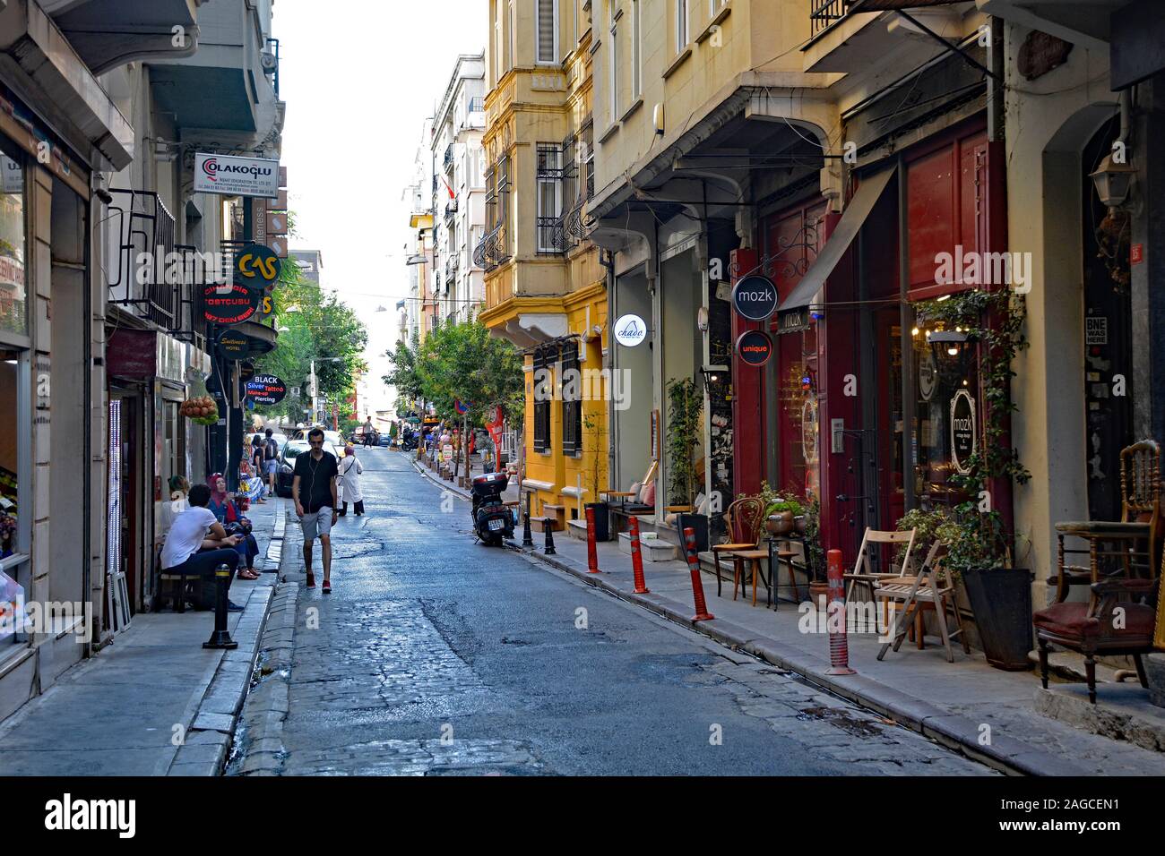 Antique shop in istanbul turkey hi-res stock photography and images - Alamy