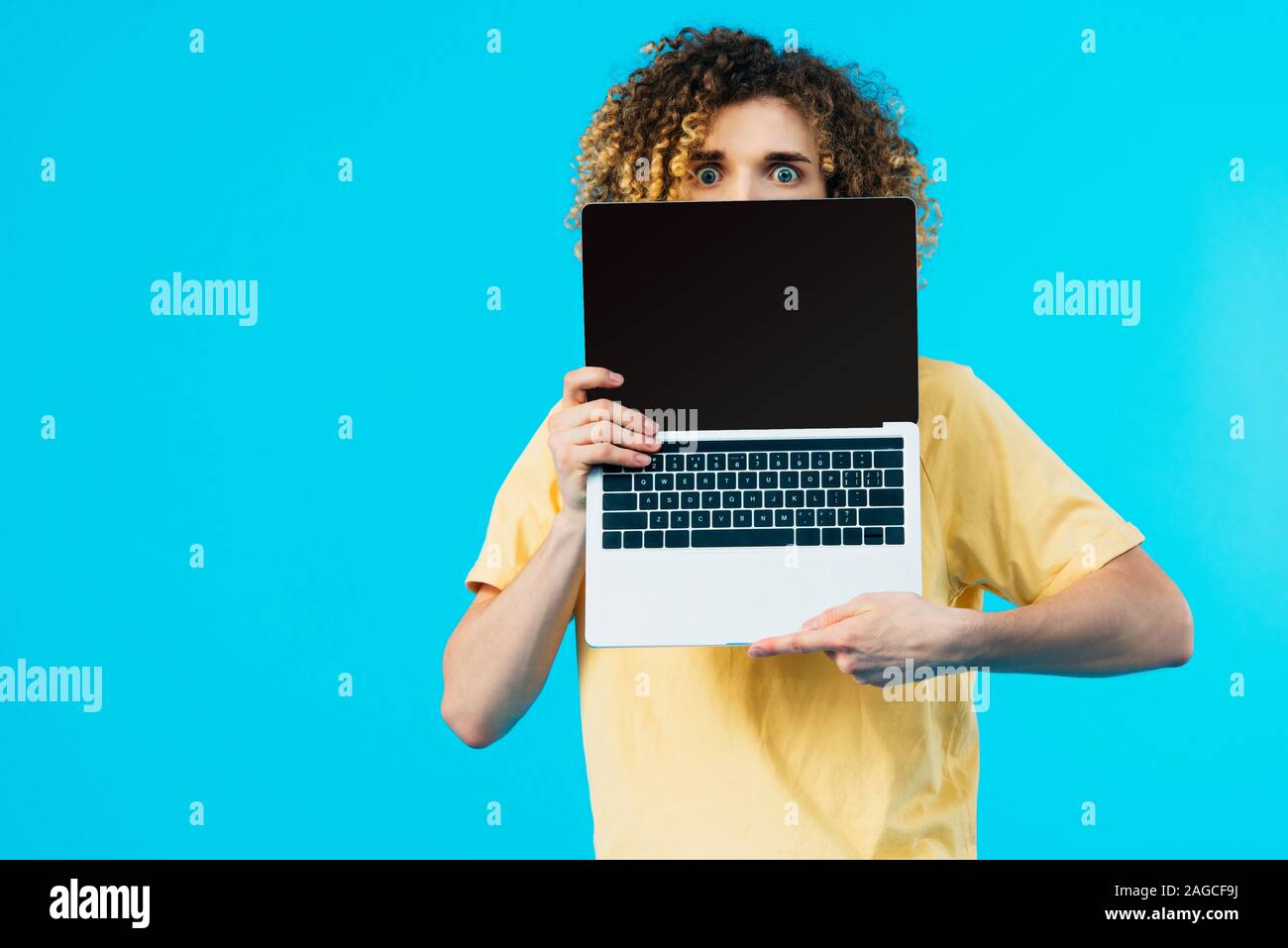 Teen boy face scared hi-res stock photography and images - Alamy