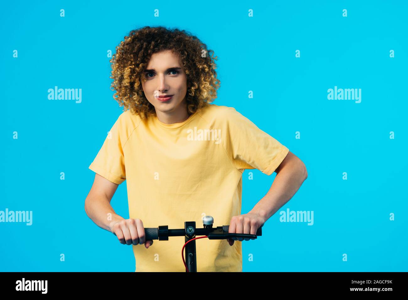 Teenager e scooter hi-res stock photography and images - Alamy
