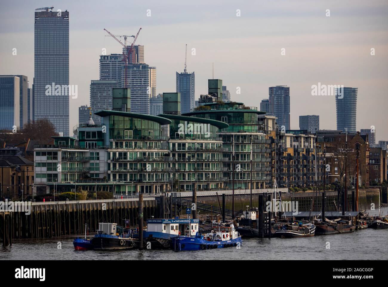 London borough of tower hamlets hi-res stock photography and images - Alamy