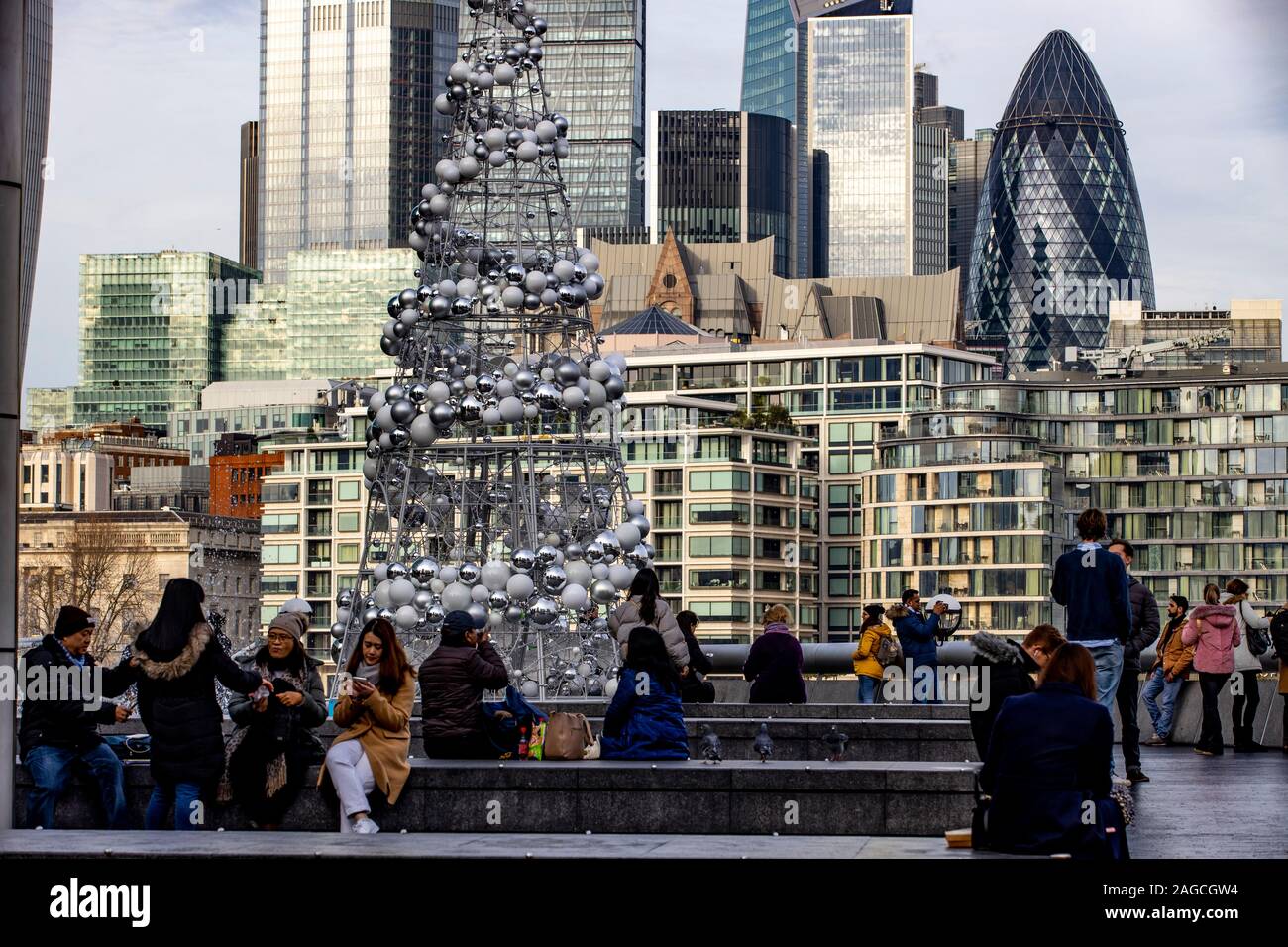 Office buildings facade hi-res stock photography and images - Alamy