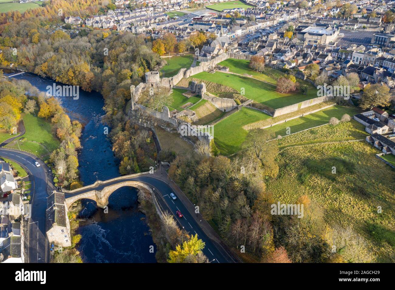 The Castle and Bridge, Barnard Castle, County Durham, Northern England ...