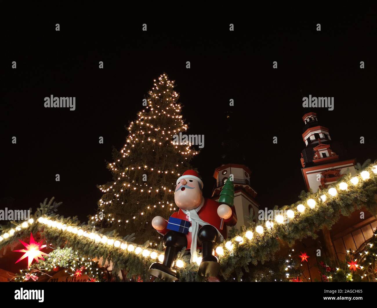 Christmas market stall dome hi-res stock photography and images - Alamy