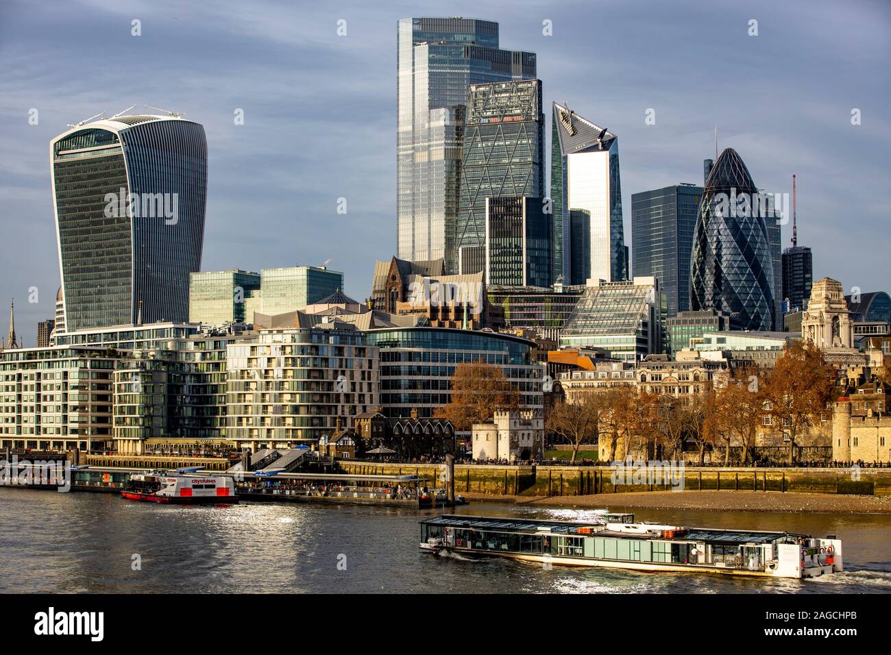 Banking skyline hi-res stock photography and images - Alamy