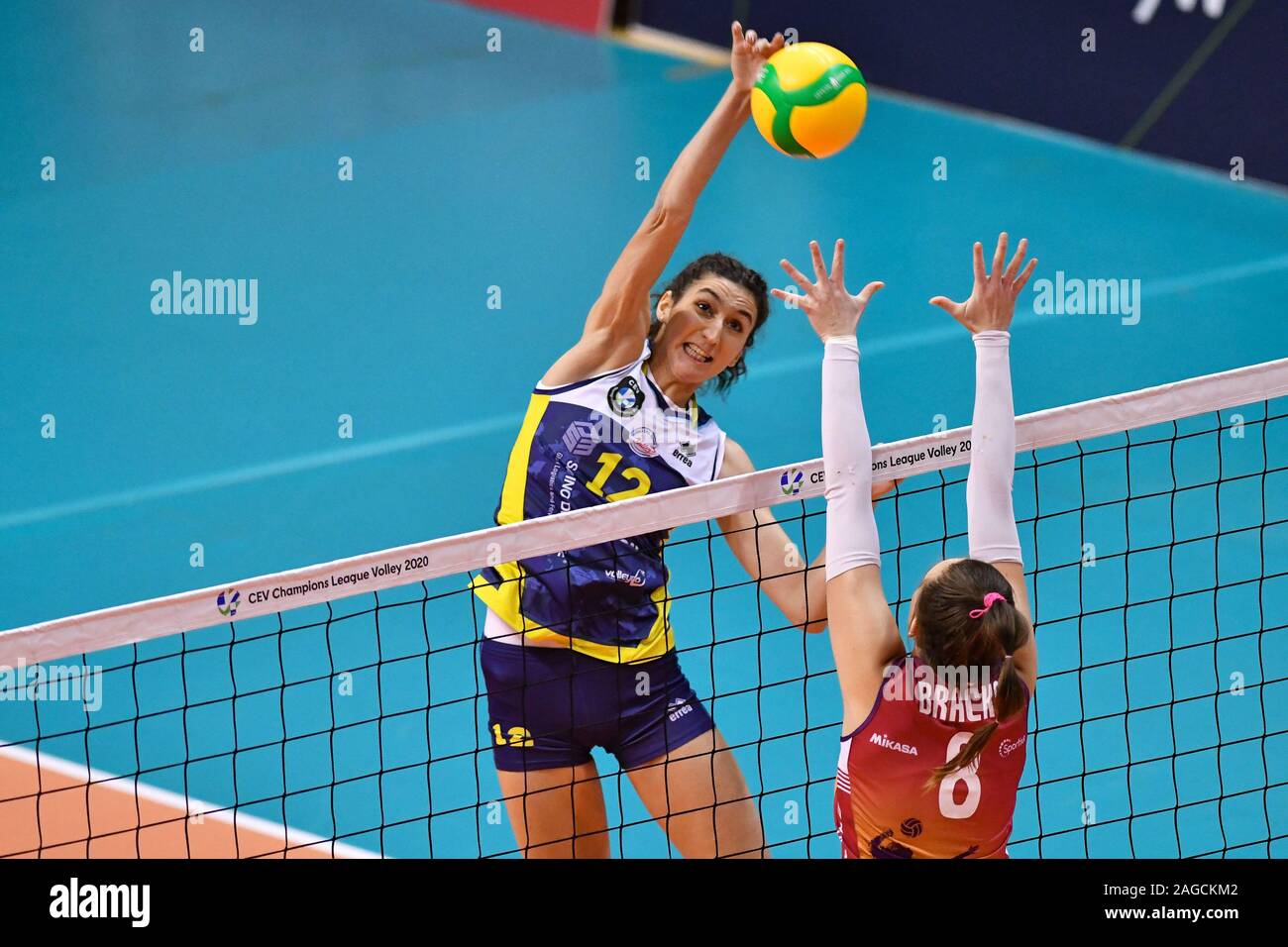 Lisa molinaro hi-res stock photography and images - Alamy