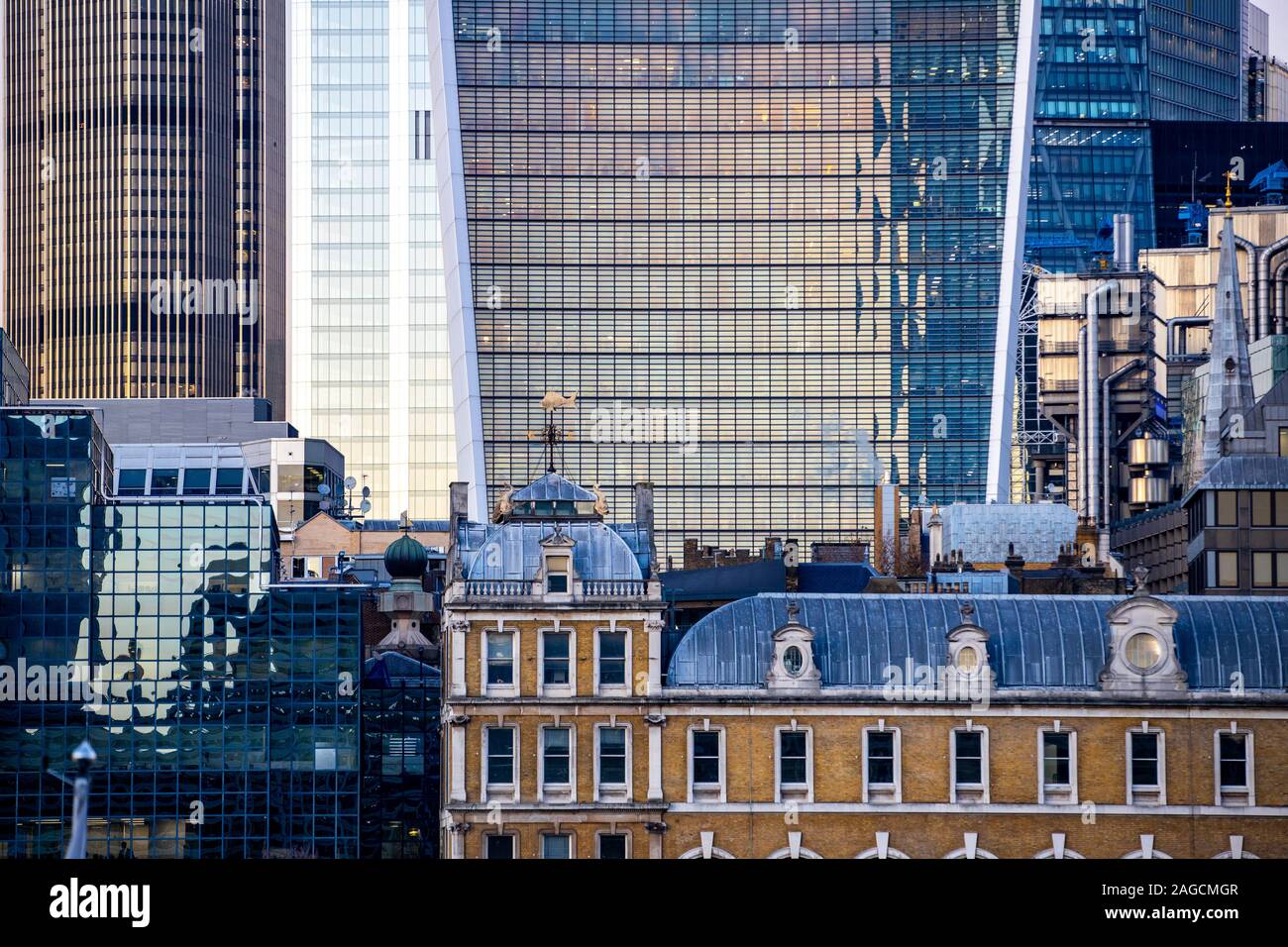 Banking district hi-res stock photography and images - Alamy