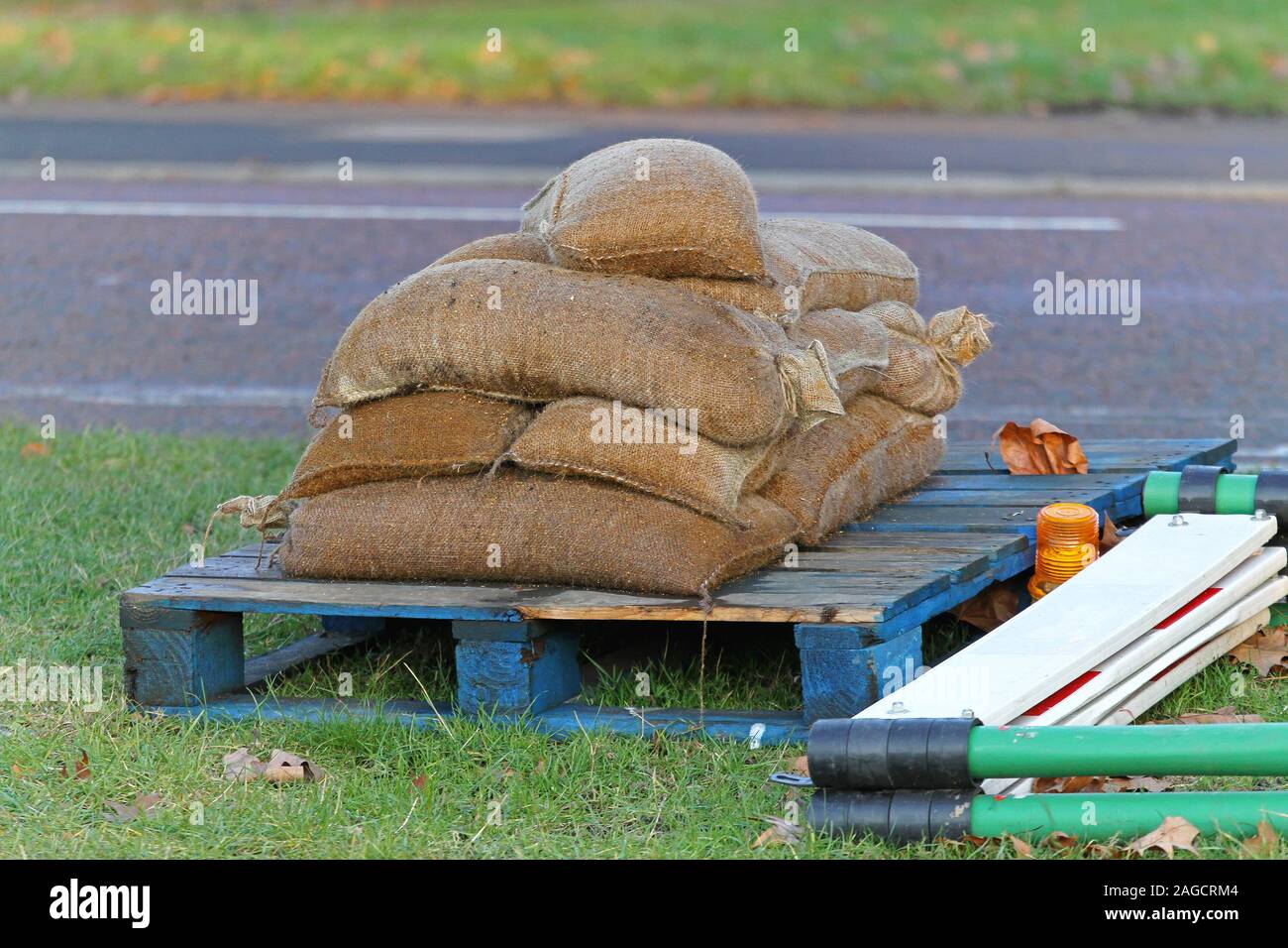 Bulk material in sacks at pallet Stock Photo - Alamy