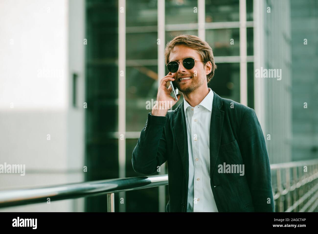 Lean on railing hi-res stock photography and images - Alamy