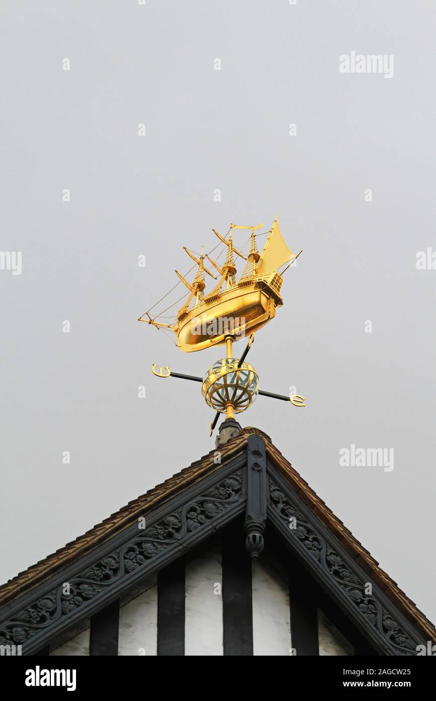 Ship weathervane uk hi-res stock photography and images - Alamy