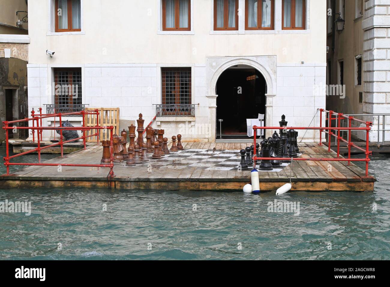 Big chess board game at Grand Canal in Venice Stock Photo - Alamy