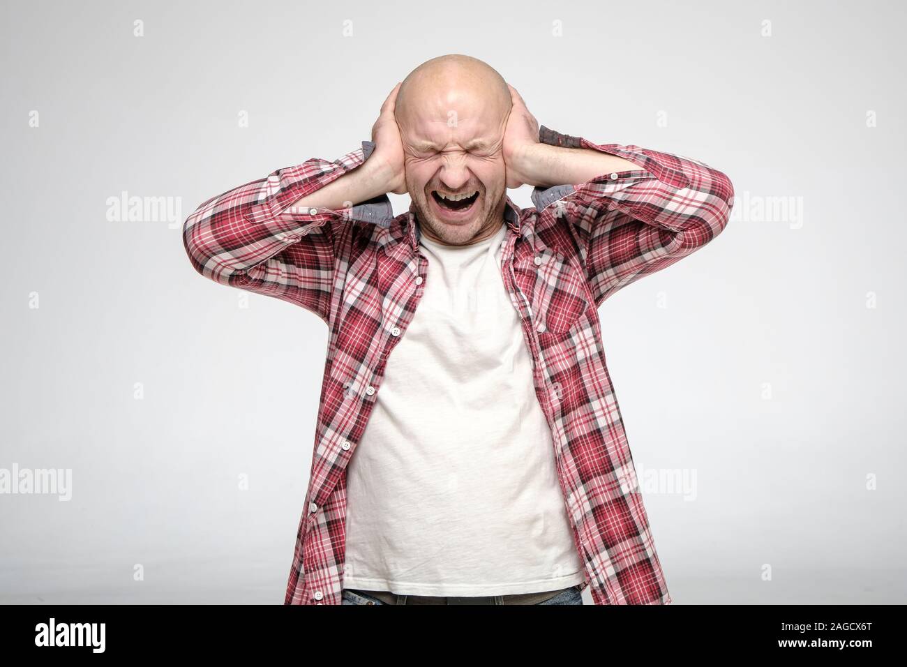 Sounds of screams hi-res stock photography and images - Alamy