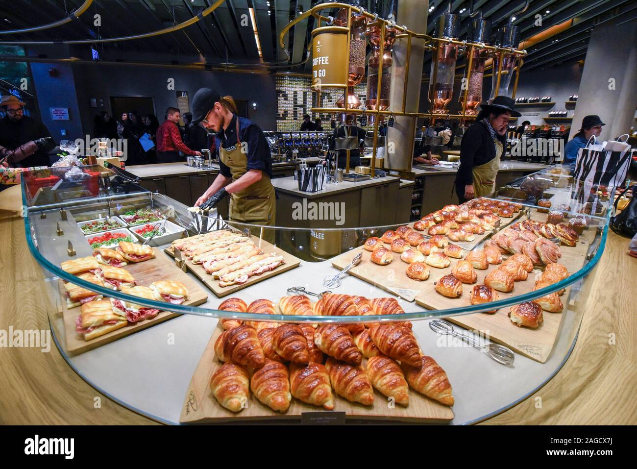 Chicago, USA. 18 December 2019. The Starbucks Reserve Coffee Bar in the ...