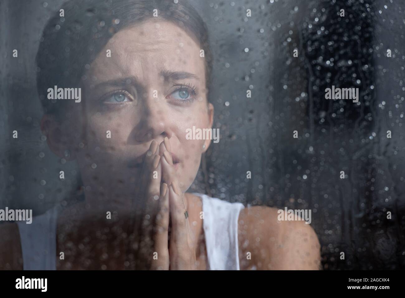 Crying gesture hi-res stock photography and images - Alamy