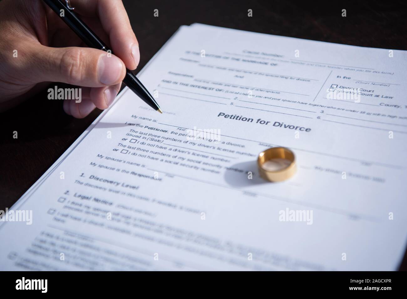 Divorce papers hi-res stock photography and images - Alamy