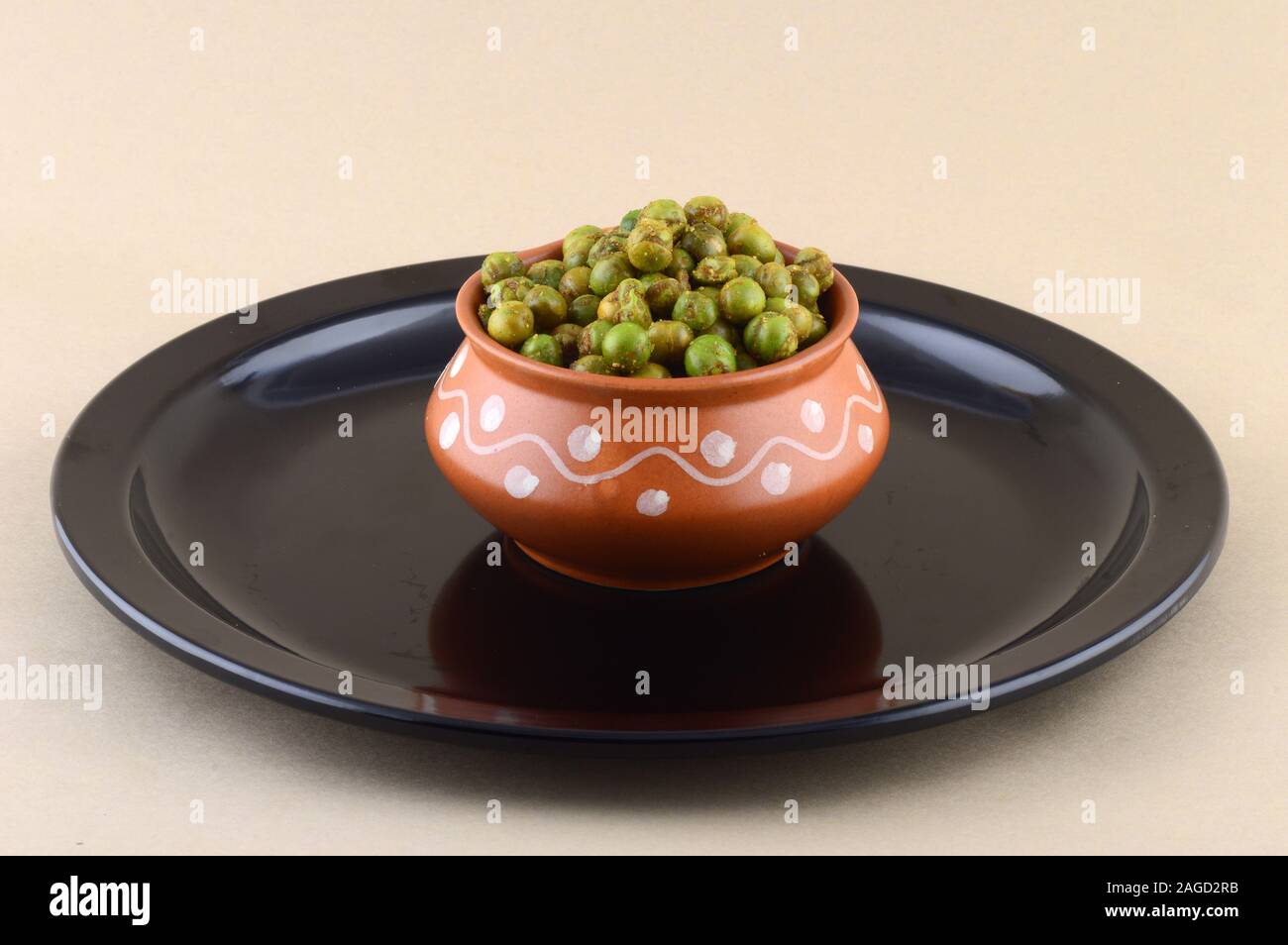 Spiced fried green peas {chatpata matar} Indian snack. Dried salted ...