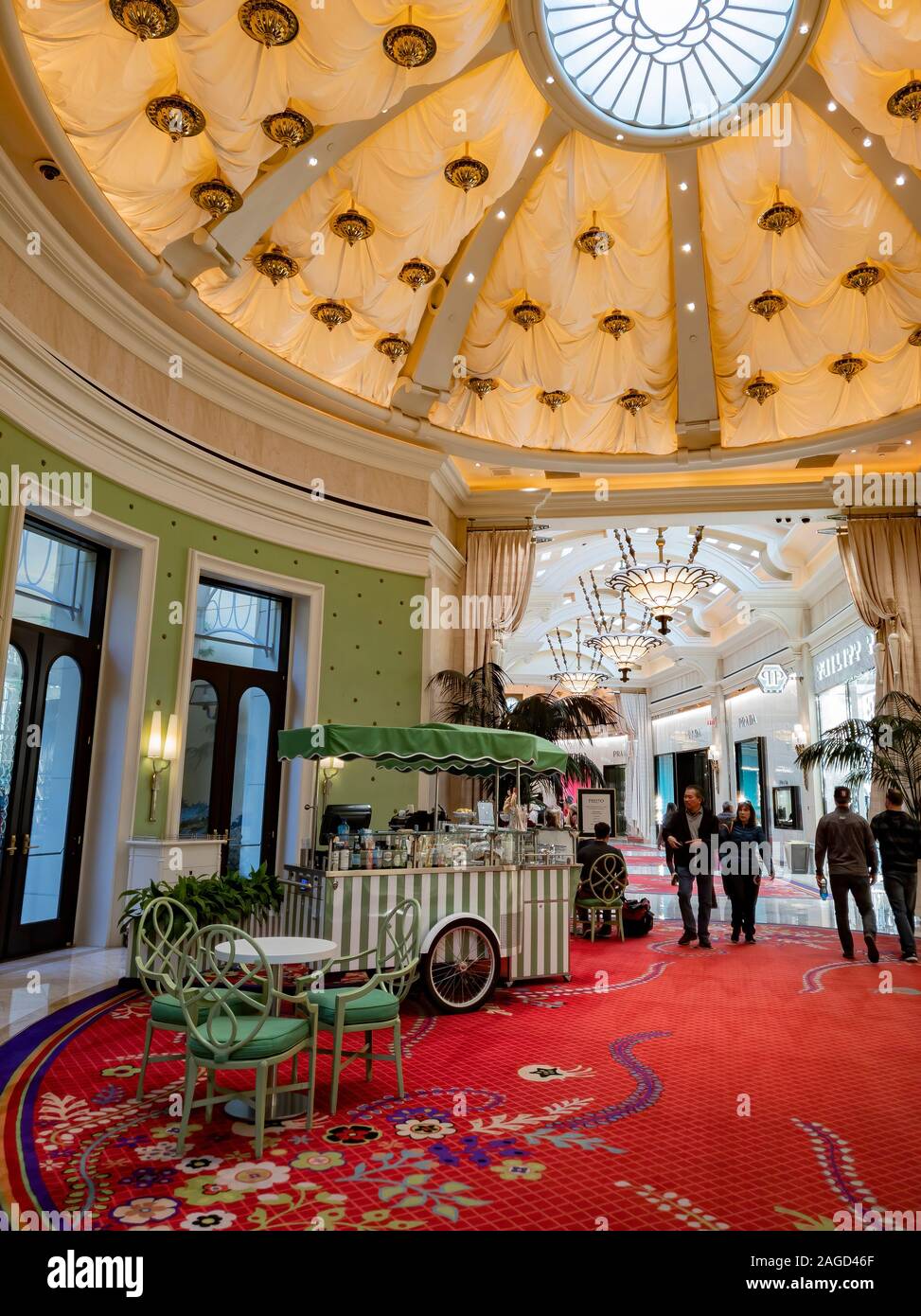 Wynn inside las vegas hi-res stock photography and images - Alamy