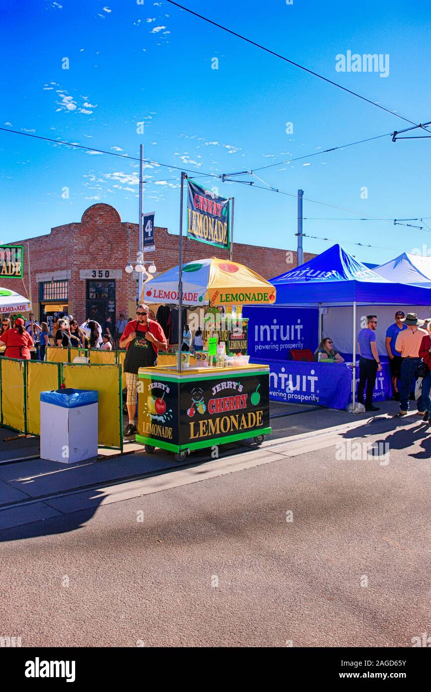 Lemonade stall street hi-res stock photography and images - Alamy