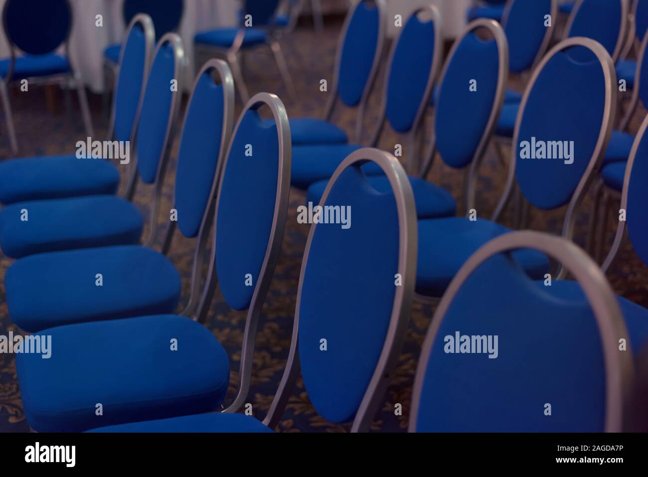 Empty computer classroom seats hi-res stock photography and images - Alamy
