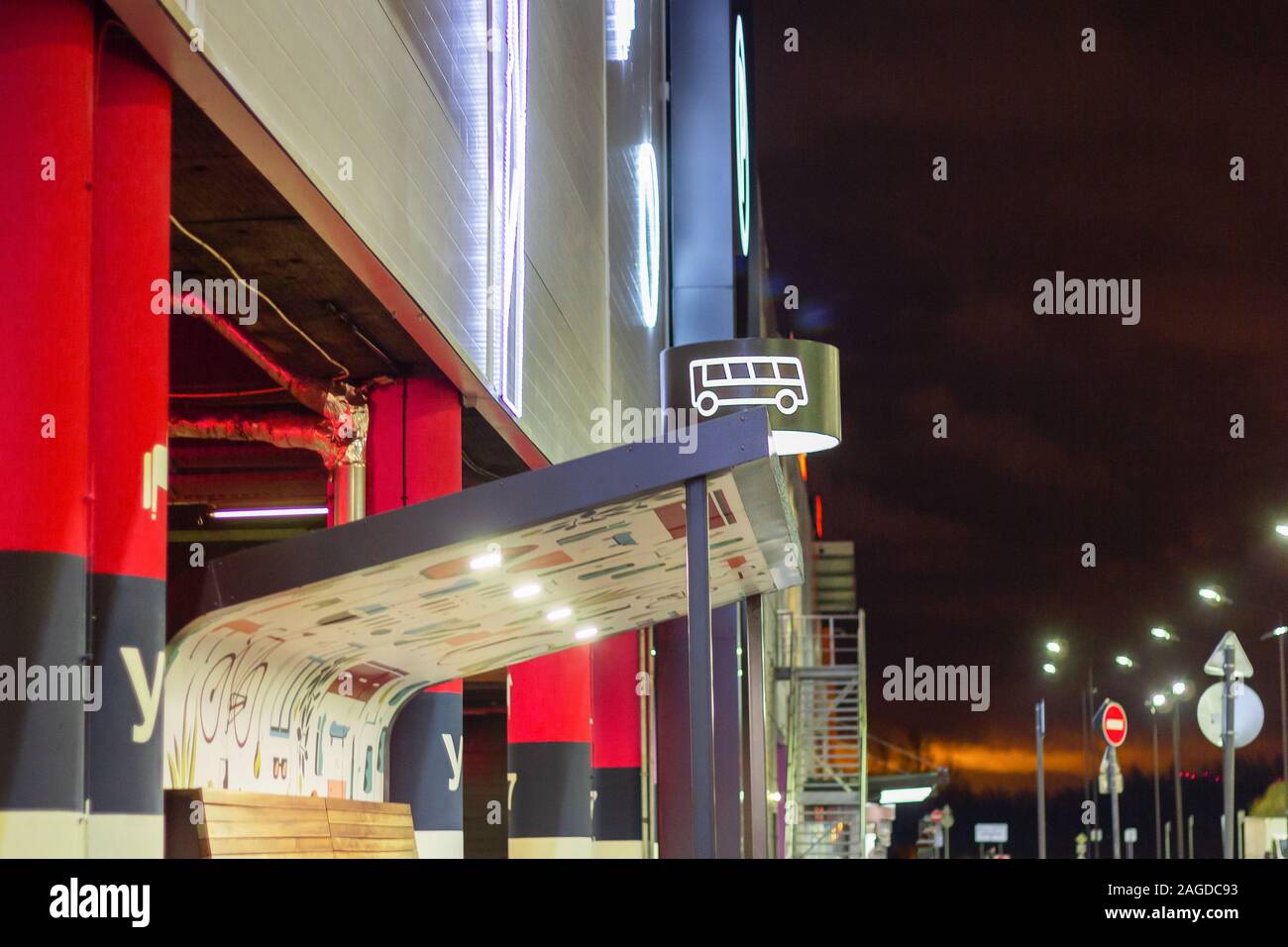 Bus stop style sign hi-res stock photography and images - Alamy