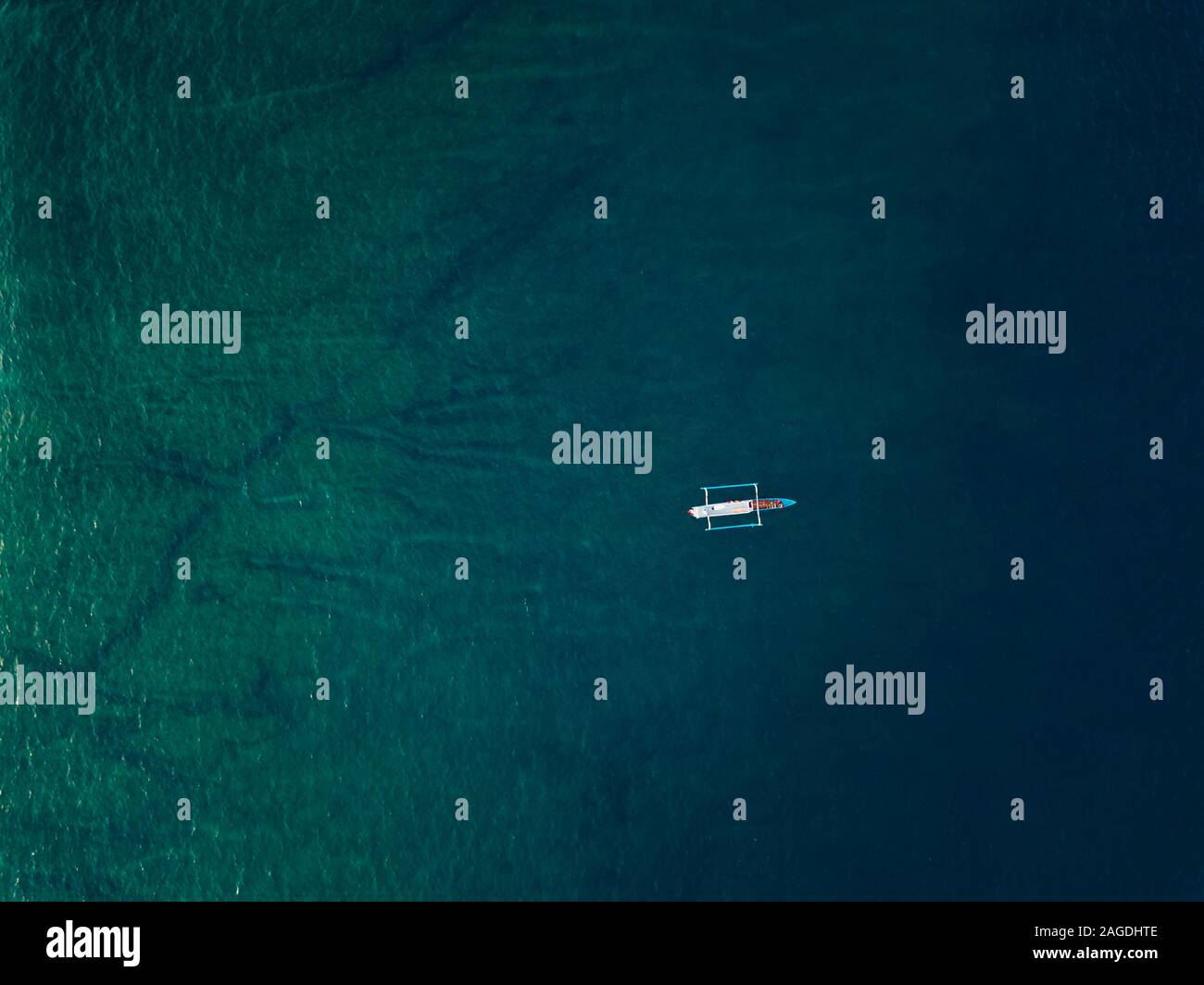 Boat birds eye view hi-res stock photography and images - Alamy