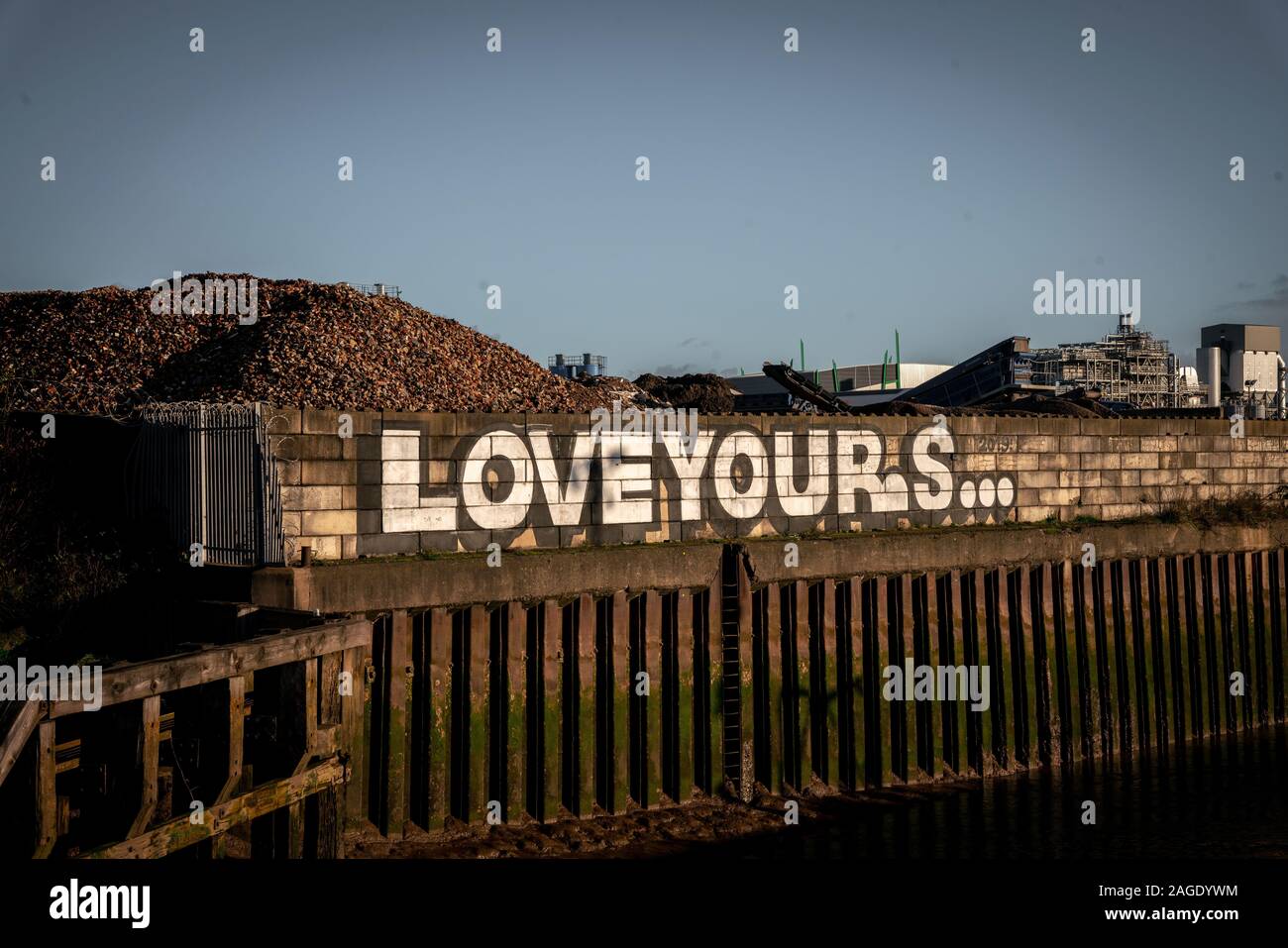Street art hull hi-res stock photography and images - Alamy