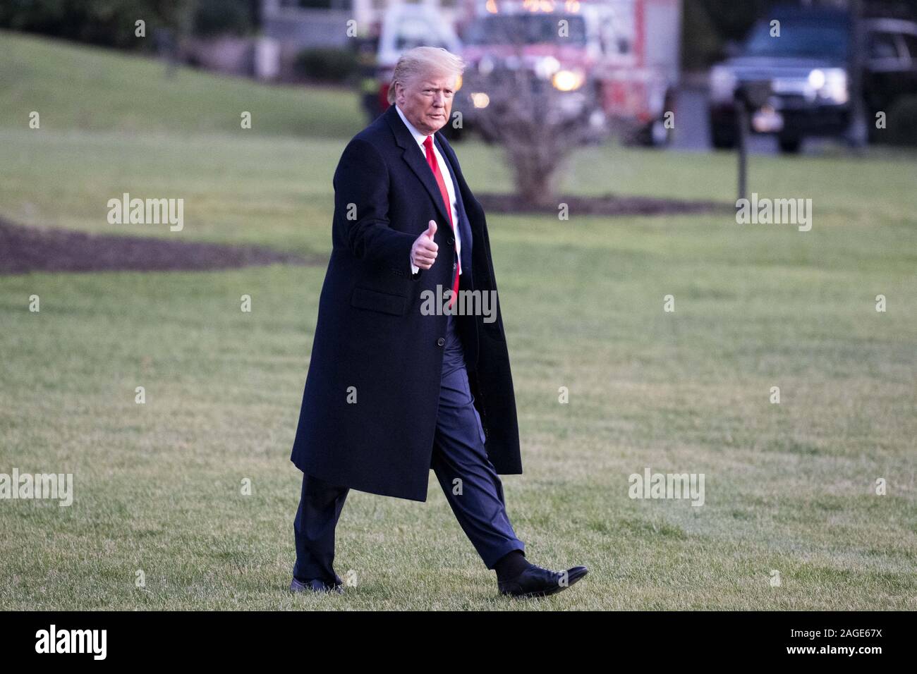 Donald trump walking hi-res stock photography and images - Alamy