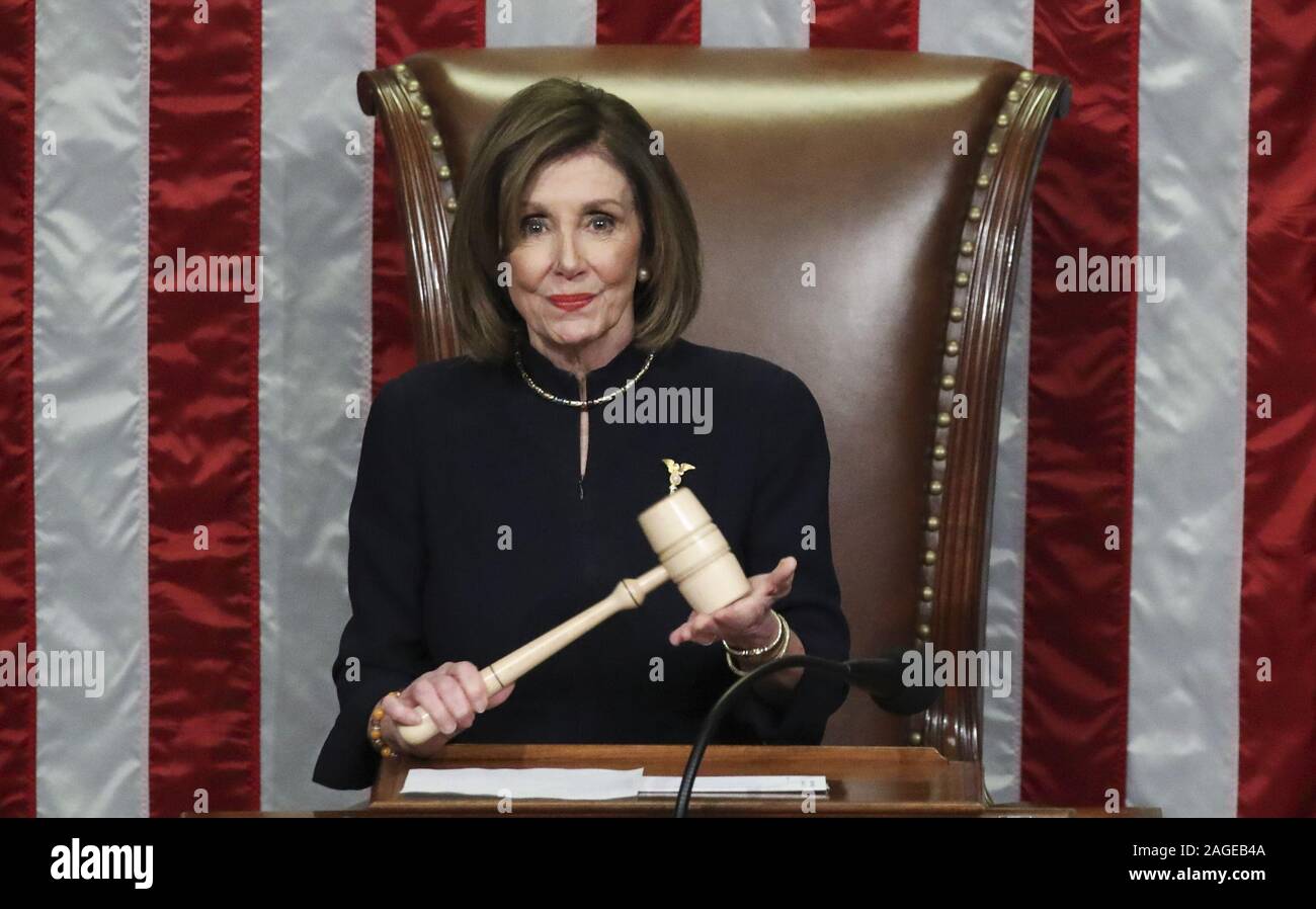 Nancy pelosi gavel 2019 hi-res stock photography and images - Alamy