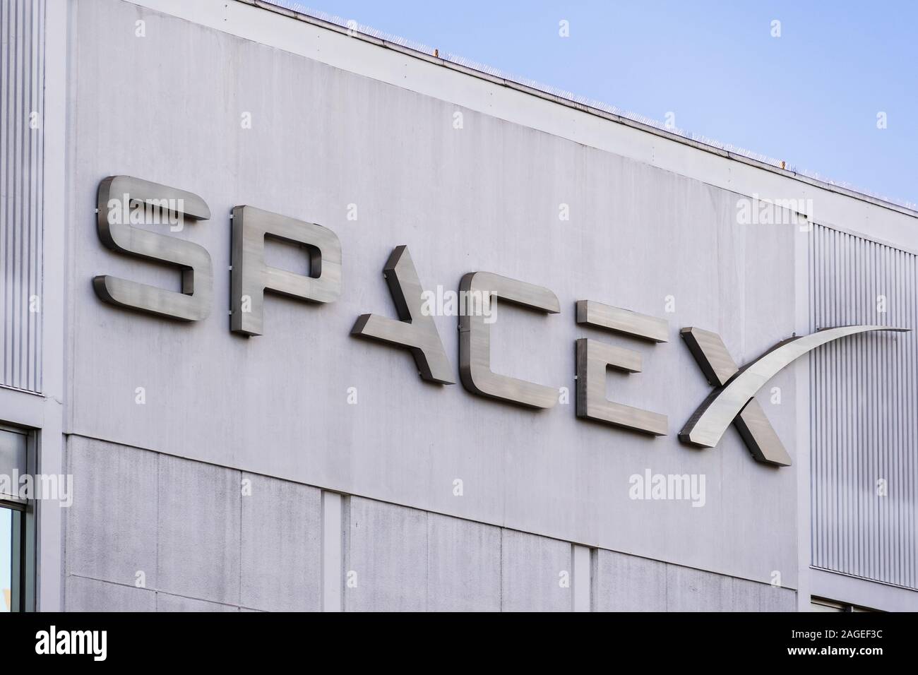 Spacex sign hi-res stock photography and images - Alamy