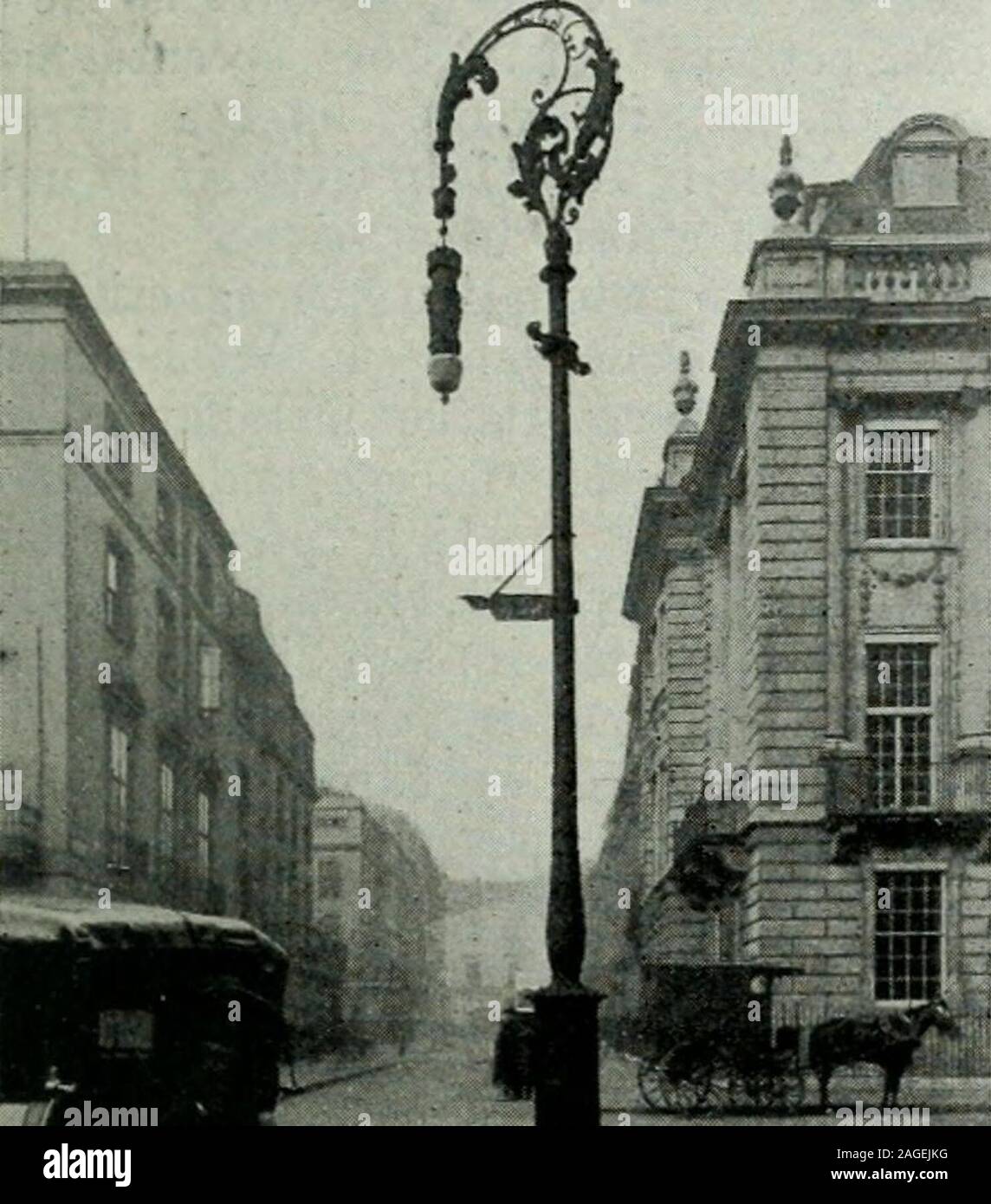 Gas street lighting in paris hi-res stock photography and images - Alamy