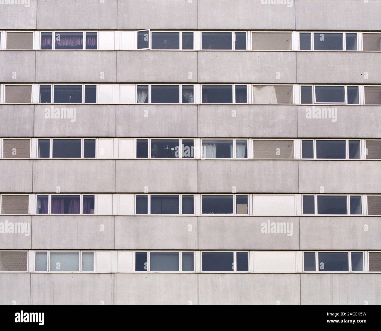 Windows facade residential building hi-res stock photography and images ...