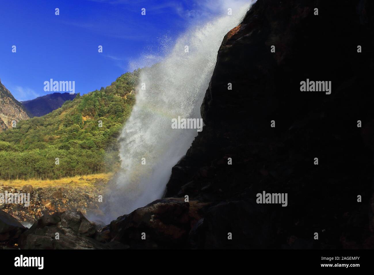 Jung waterfalls hi-res stock photography and images - Alamy