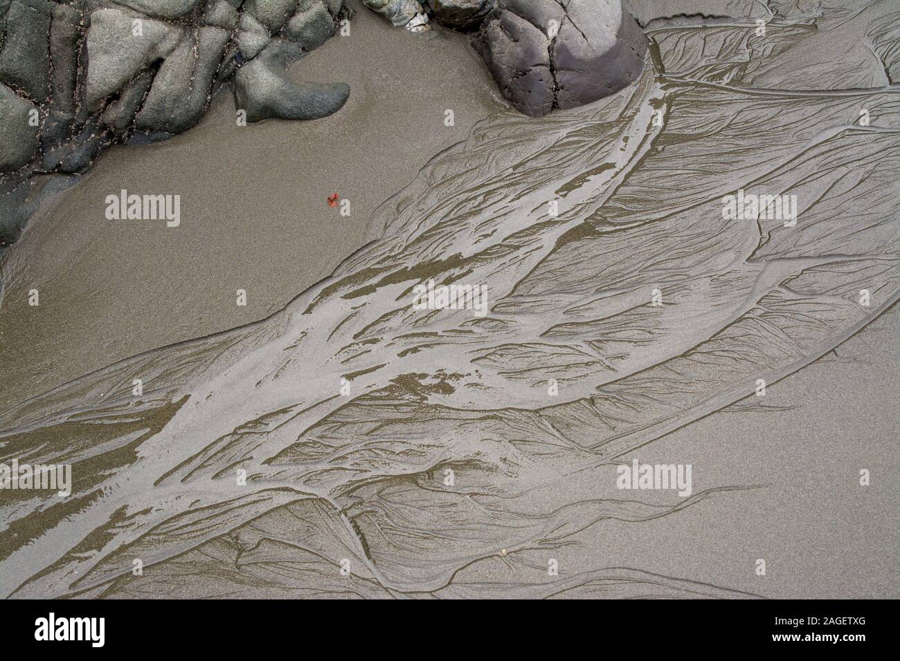 Moving river water rocks pond hi-res stock photography and images - Alamy