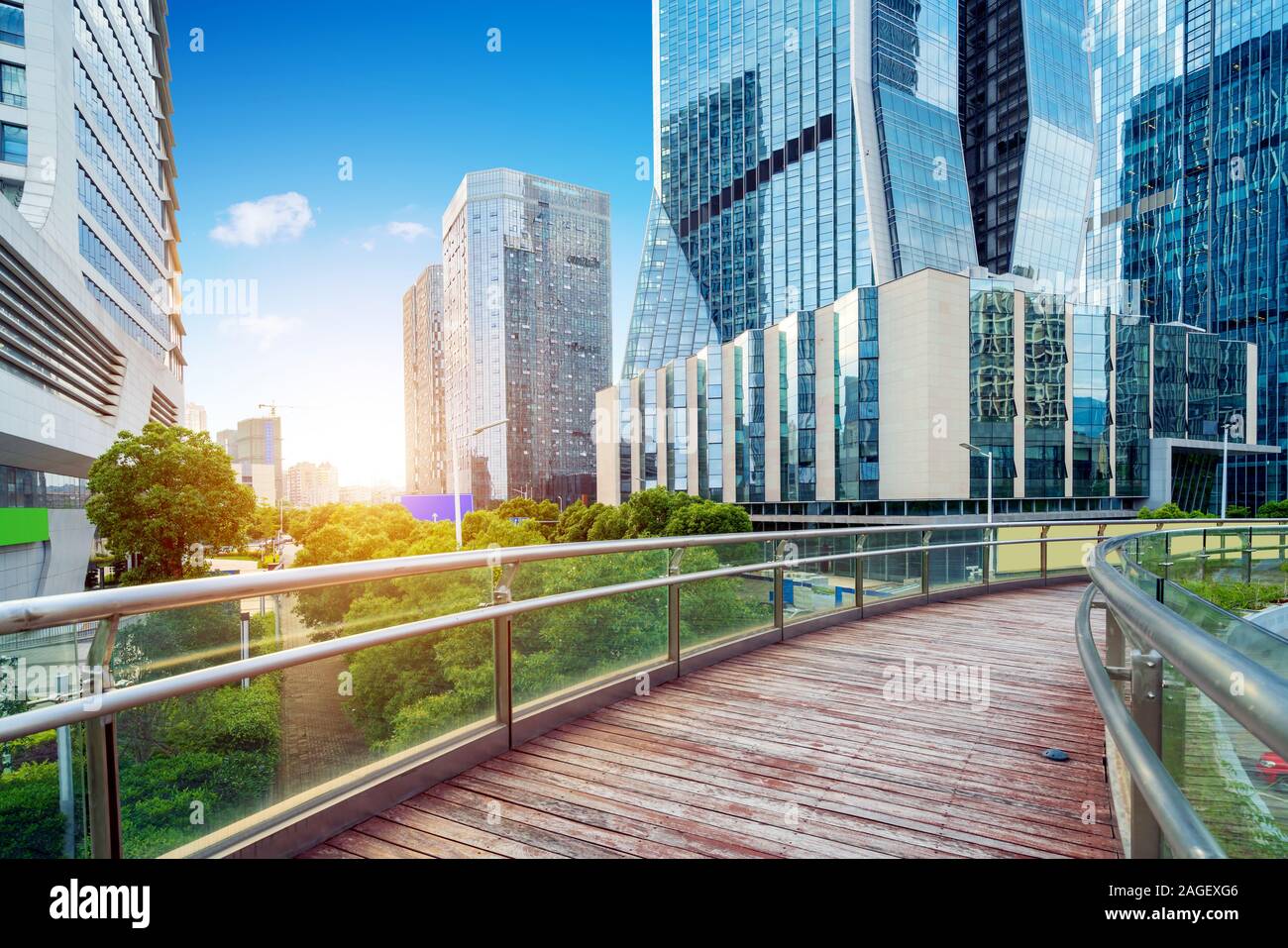 Pedestrian overpasses hi-res stock photography and images - Alamy