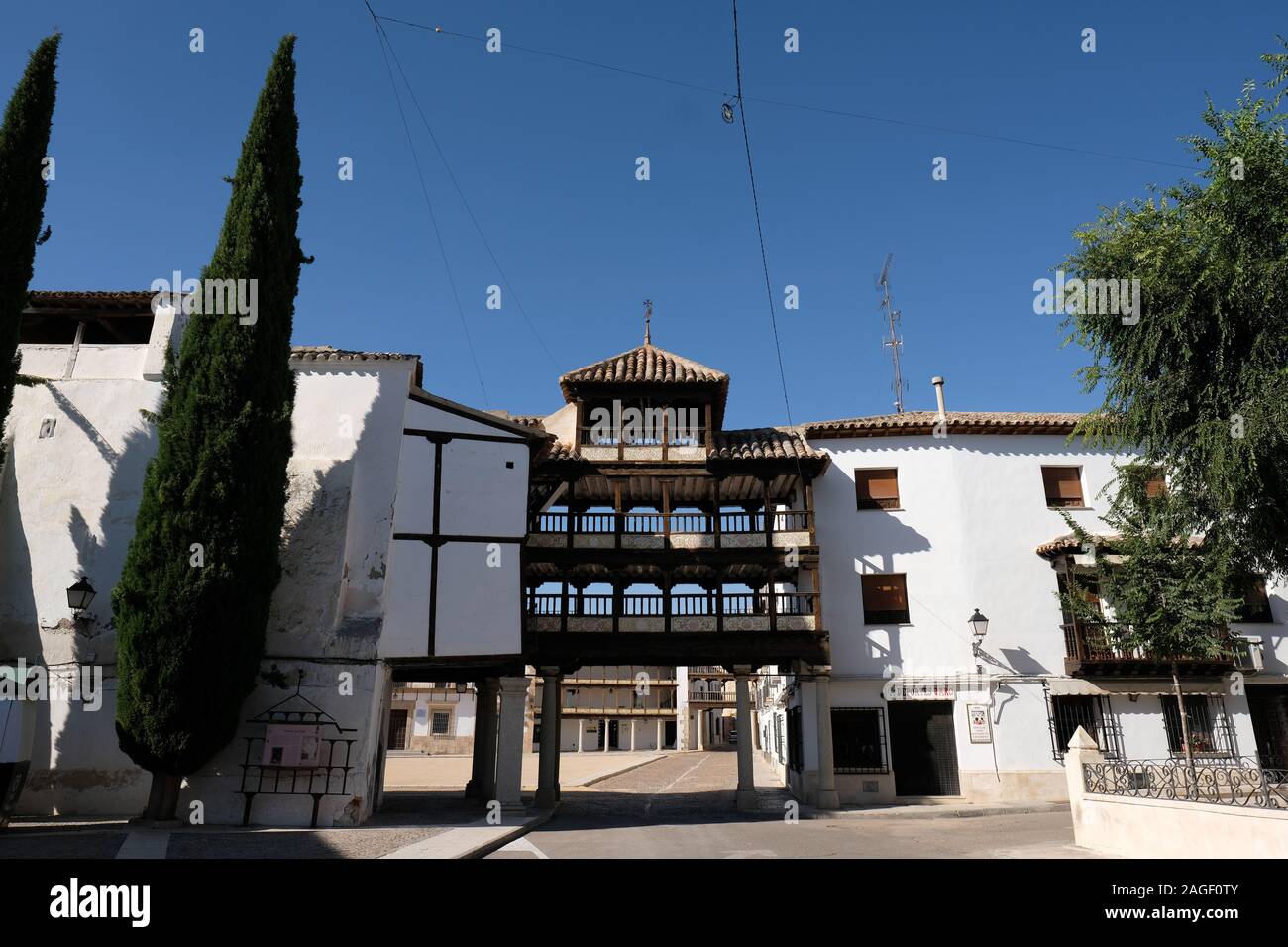 Tembleque, Spain. 24th Sep, 2019. The large market square Plaza Mayor ...