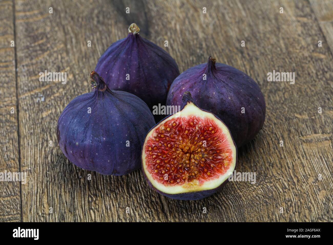 Ripe sweet fresh sliced fig fruit Stock Photo - Alamy