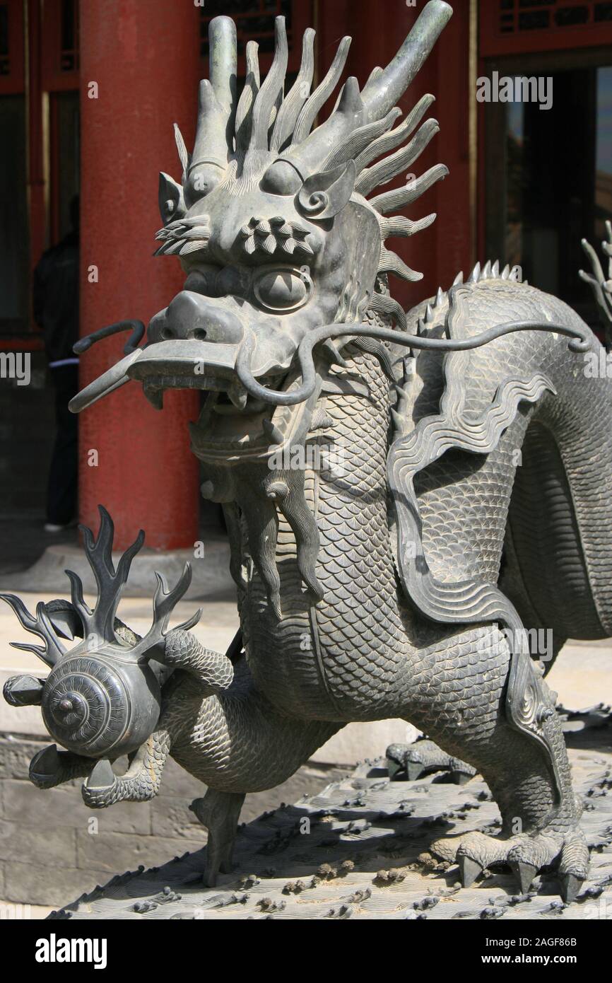 statue of a dragon in the forbidden city in beijing (china Stock Photo ...