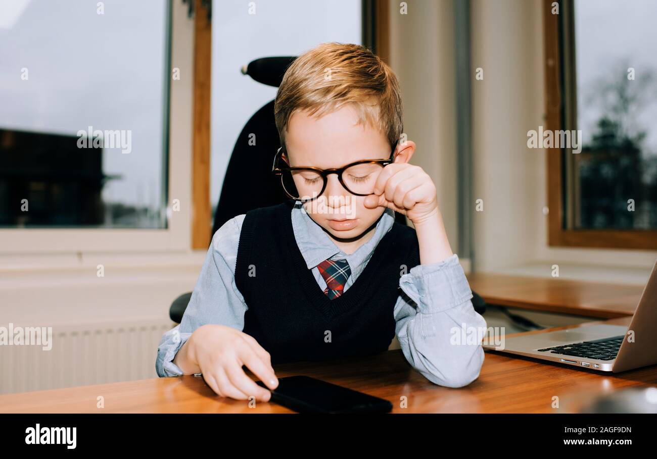 Your child work day office hi-res stock photography and images - Alamy