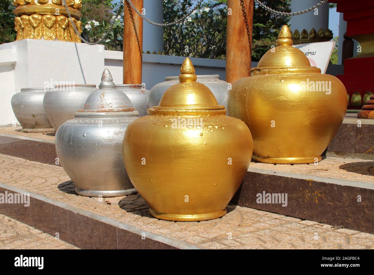 Buddhist temple golden urn hi-res stock photography and images - Alamy