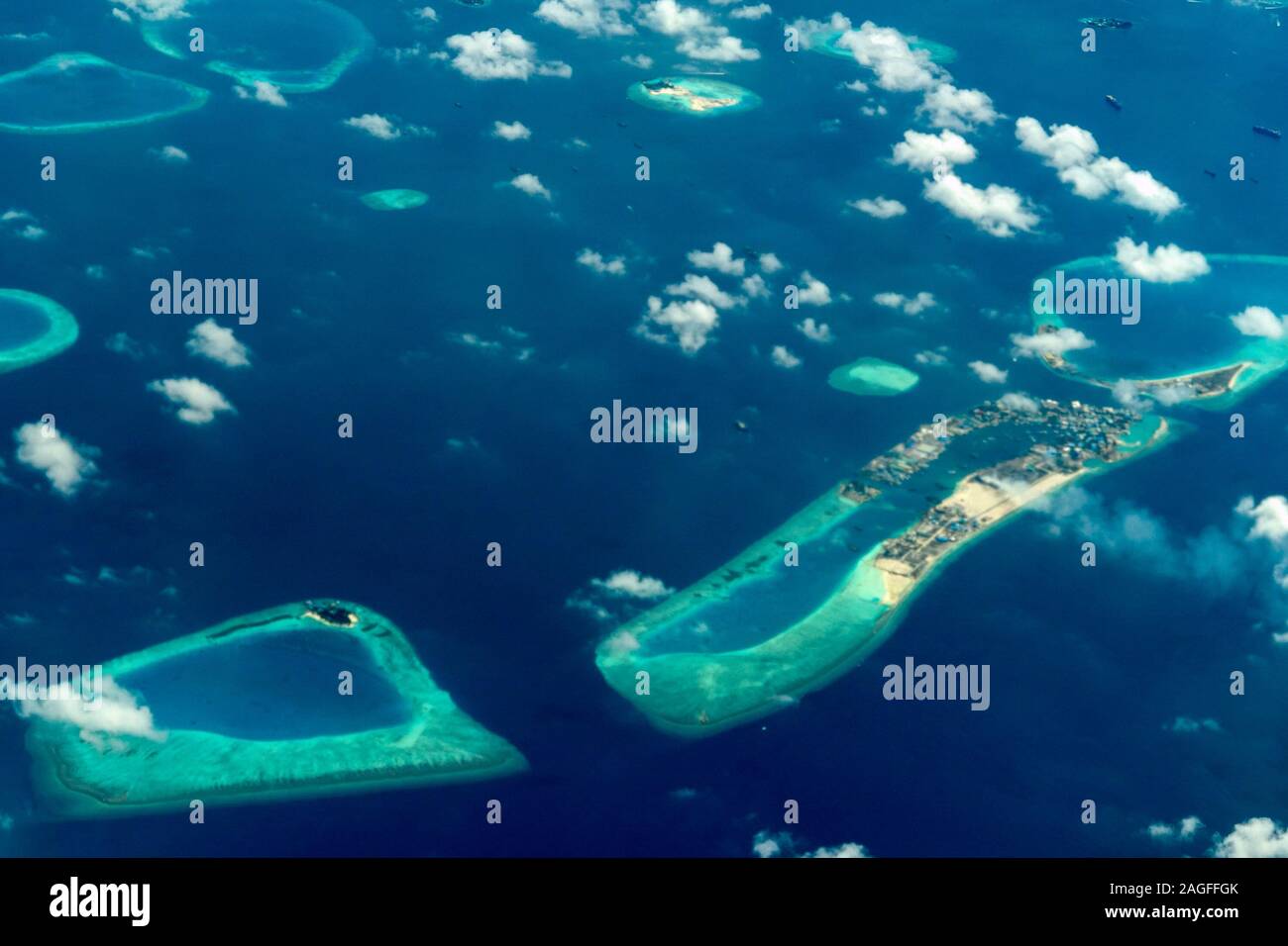 maldives aerial panorama blue water reef Stock Photo - Alamy