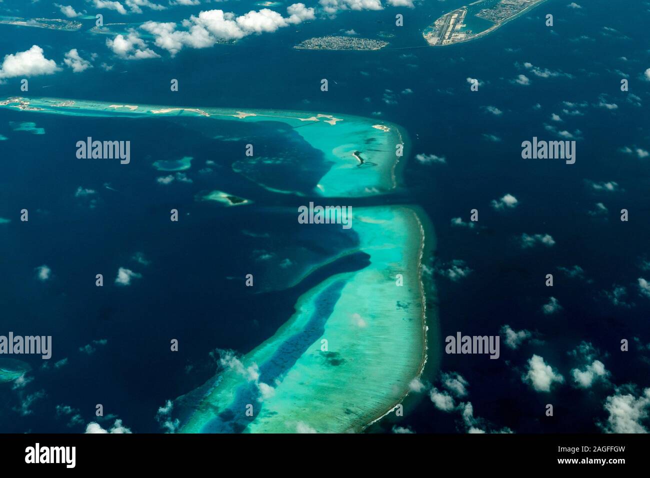 maldives aerial panorama blue water reef Stock Photo - Alamy